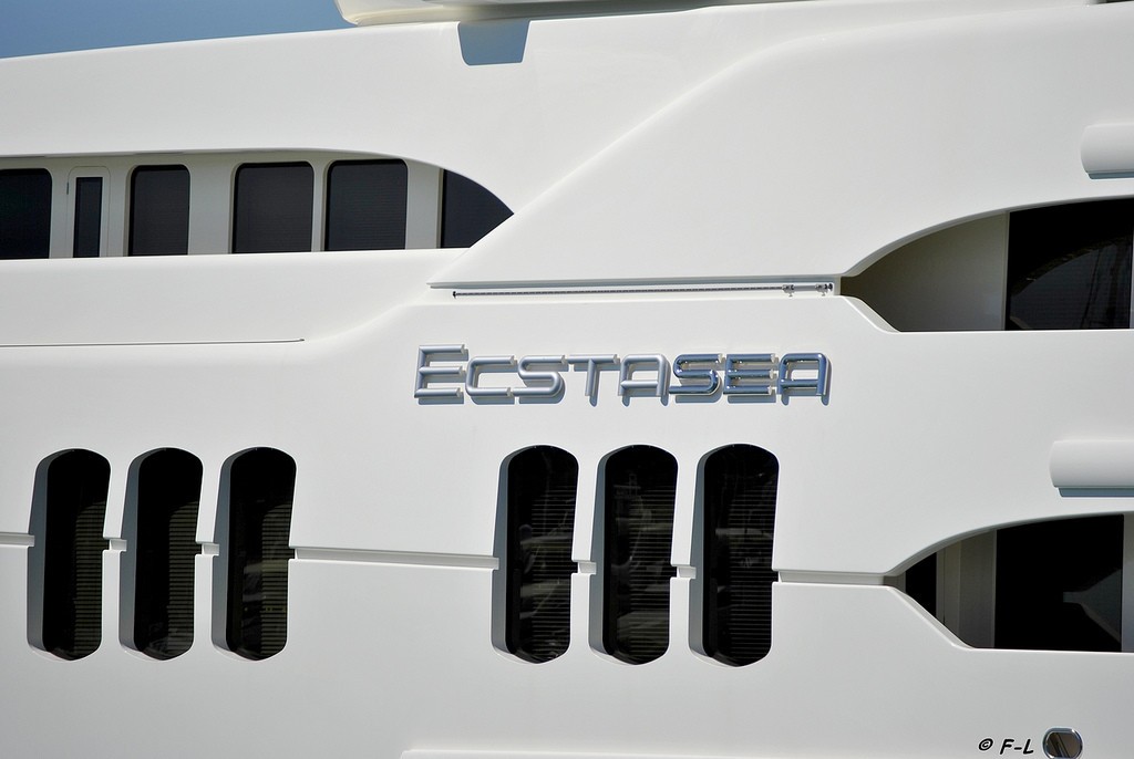 Yacht ECSTASEA, Feadship | CHARTERWORLD Luxury Superyacht Charters